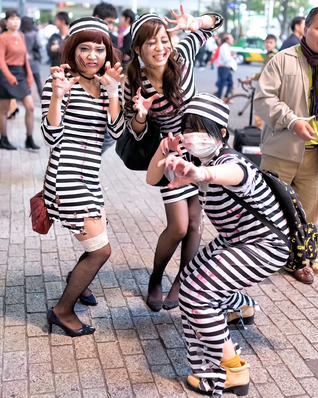 @Tokyo Fashion: Escaped prisoner zombies celebrating Halloween on the ...