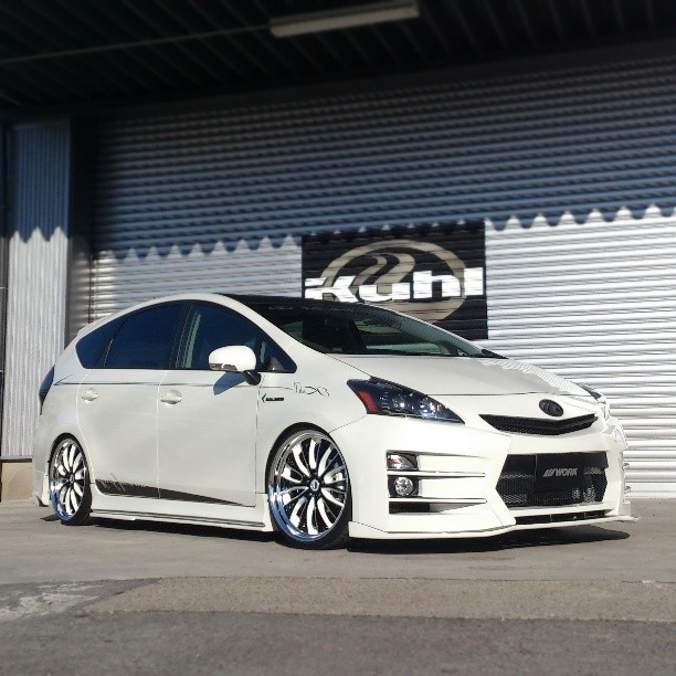 @Work Wheels Japan: Shooting Kuhl (Nagoya) Toyota Prius Alpha on WORK ...