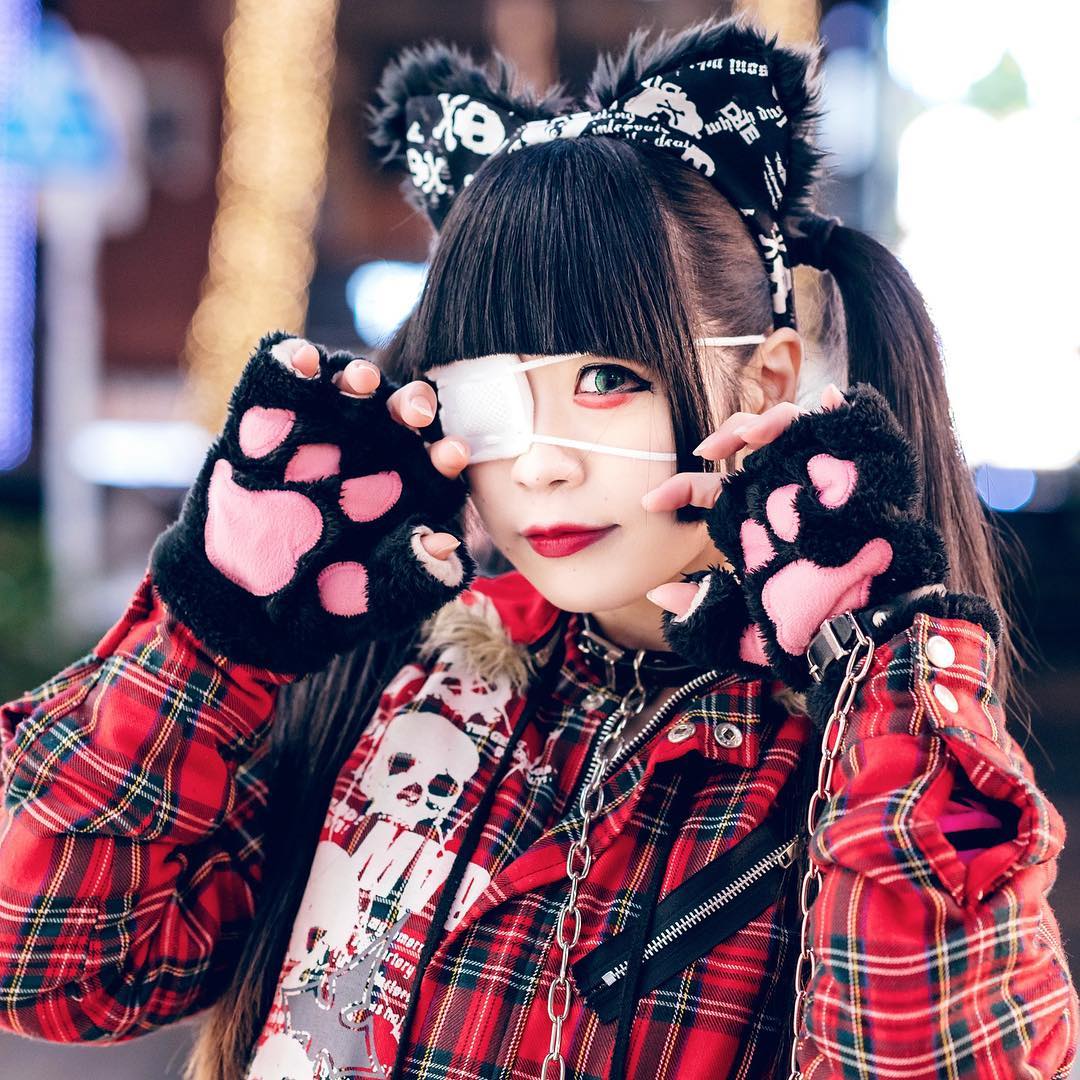 Tokyo Fashion: Japanese goth girl Yukachin (@yukachindayo21) - a well known and popular persona ...