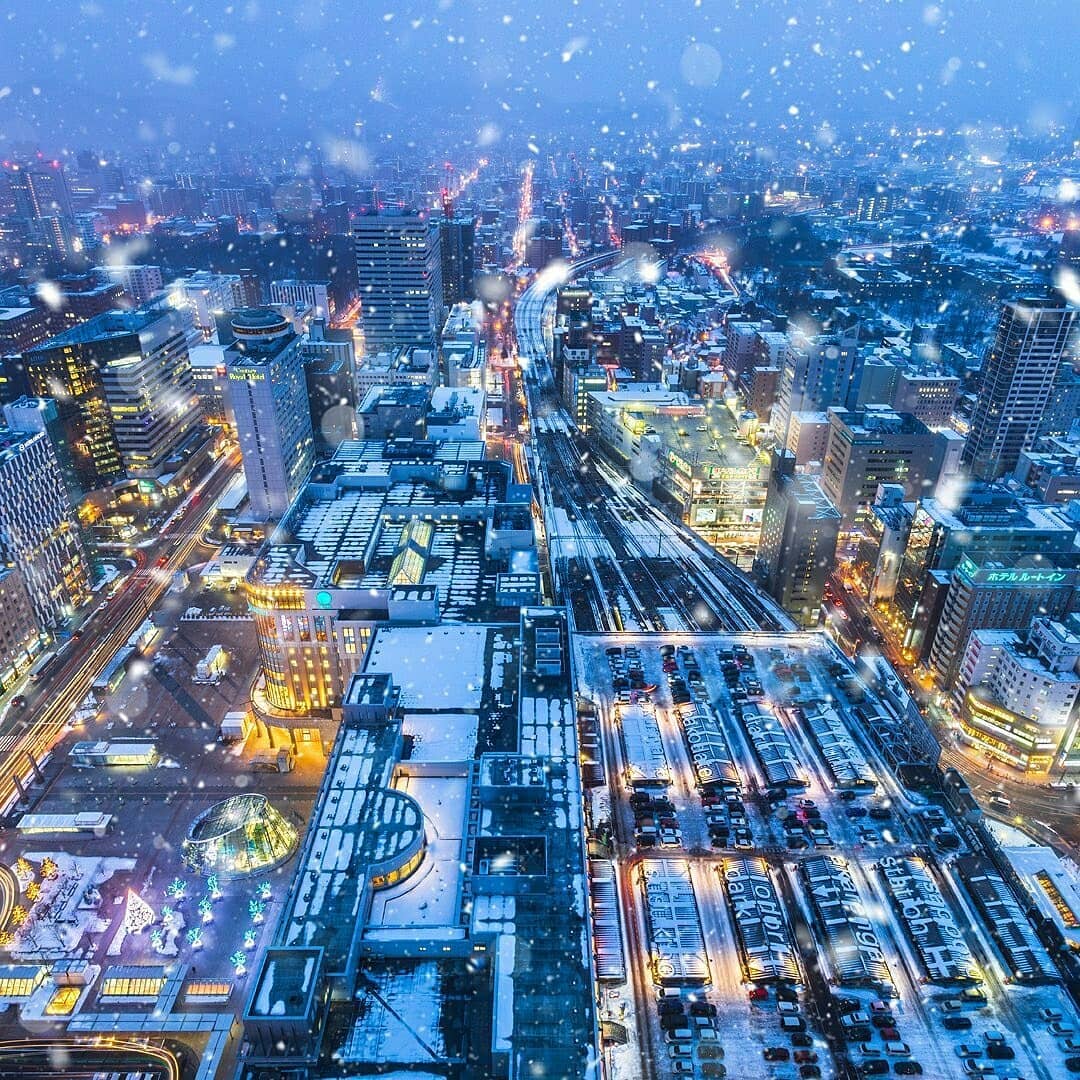 Visit Japan: When you think of bright, bold signage and dazzling neon ...