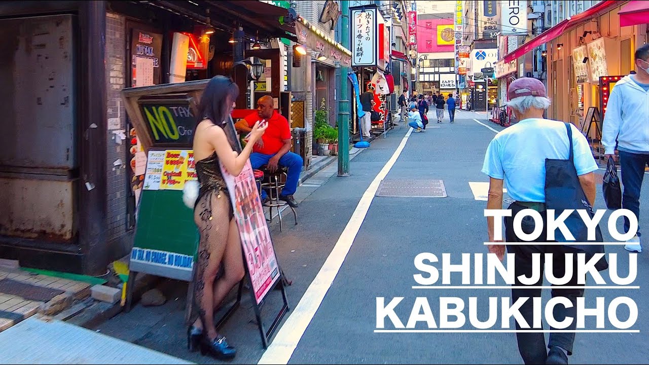 【4K】There are maids and bunny girls in Kabukicho, Shinjuku Tokyo on a ...