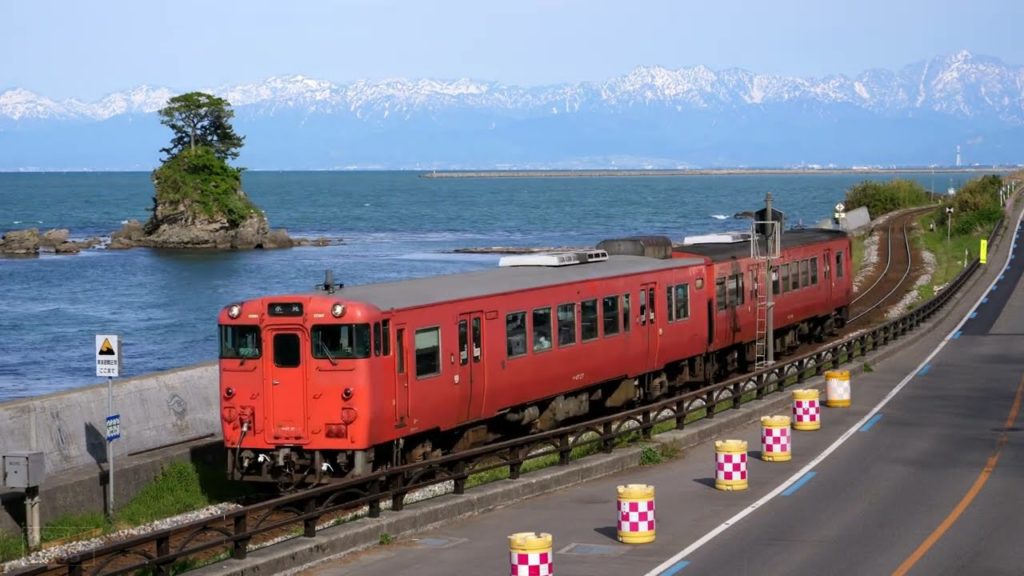 JR West Himi Line, Trains along Beautiful Amaharashi Coast - Alo Japan ...