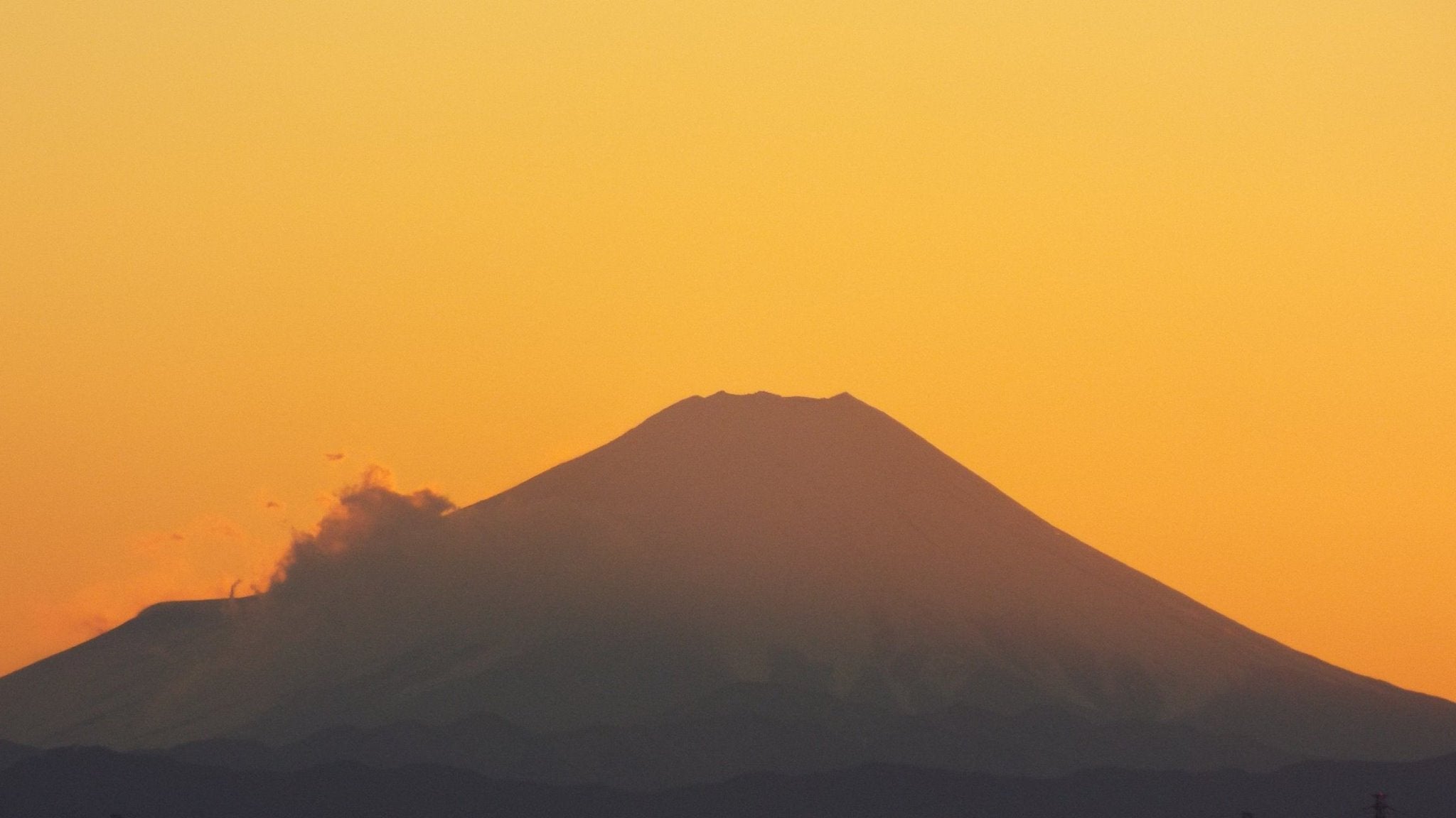 Sun setting behind Mt. Fuji. - Alo Japan All About Japan