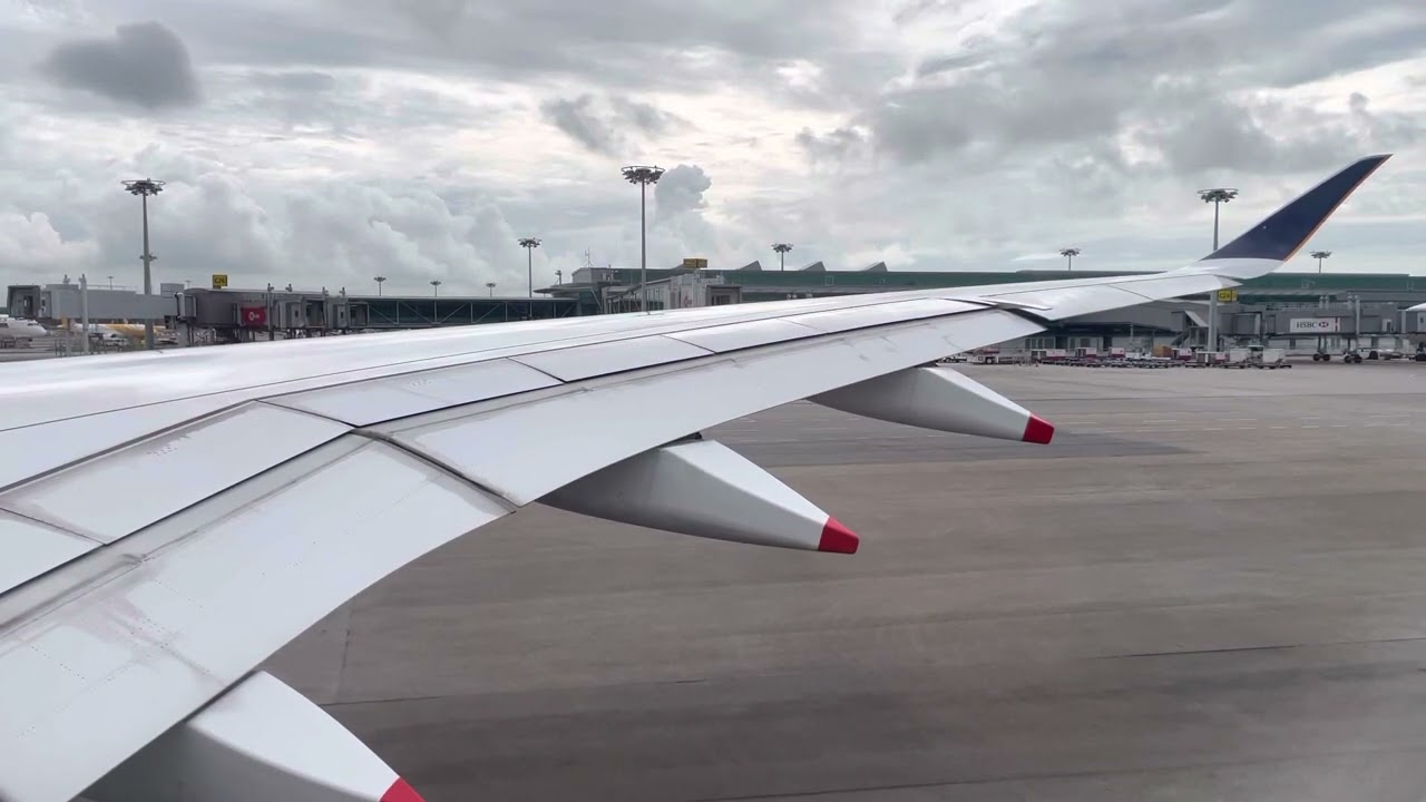 [4K HQ ENGINE START] Singapore Airlines Airbus A350 Pushback at SIN ...