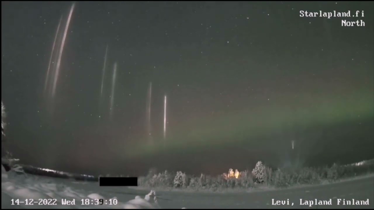 Light pillars and aurora @ Levi 14.12.2022 - Alo Japan