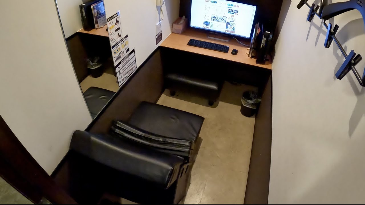 Staying at CAPSULE Room at Japan's most famous Internet Cafe🇯🇵｜Net Cafe Kaikatsu Club｜subtitles ...