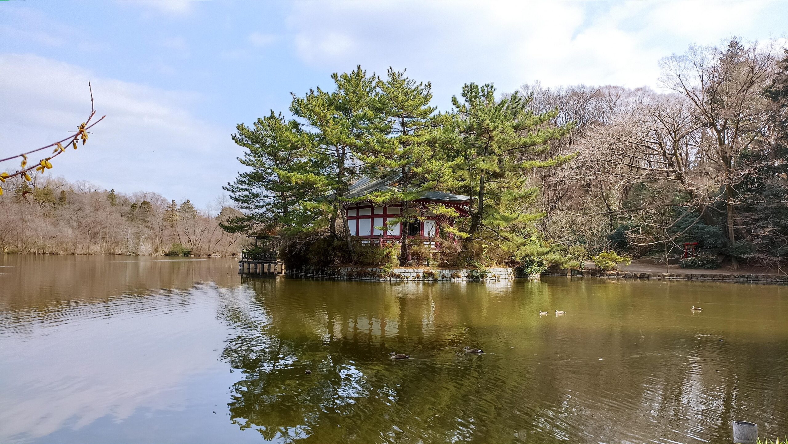 Itsukushima Shrine inside Shakujii Park, Nerima, Tokyo - Alo Japan
