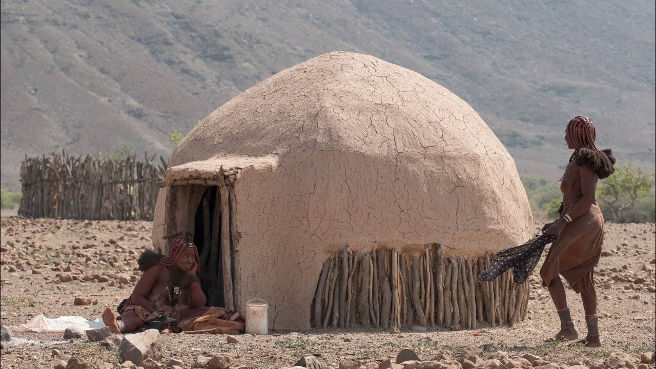 House of Clay - Women Builders of the Namibian Himba Tribe - Alo Japan