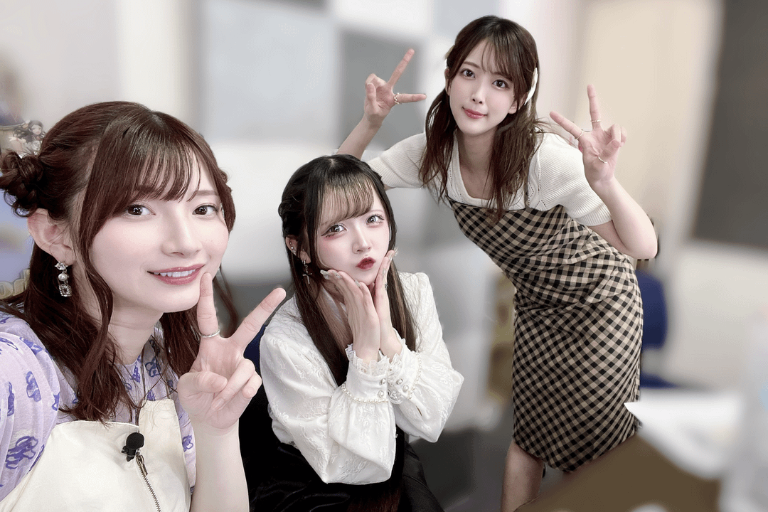 Kuroki Honoka, Kawaguchi Rina, and Kitahara Sayaka from Secret Show ...