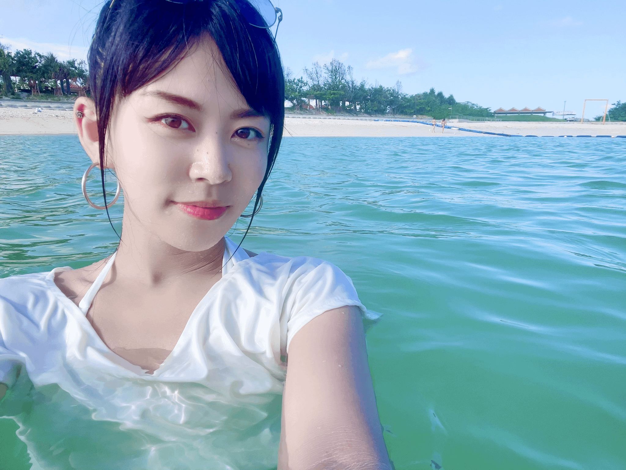 Aiba Aina in the Ocean - Alo Japan All About Japan