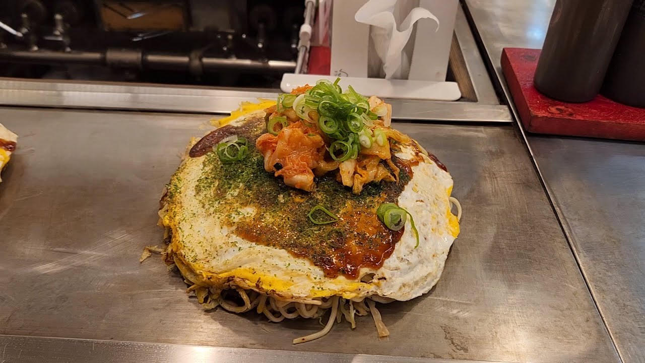 Visiting the Okonomimura "Okonomiyaki Village" in Hiroshima - Alo Japan
