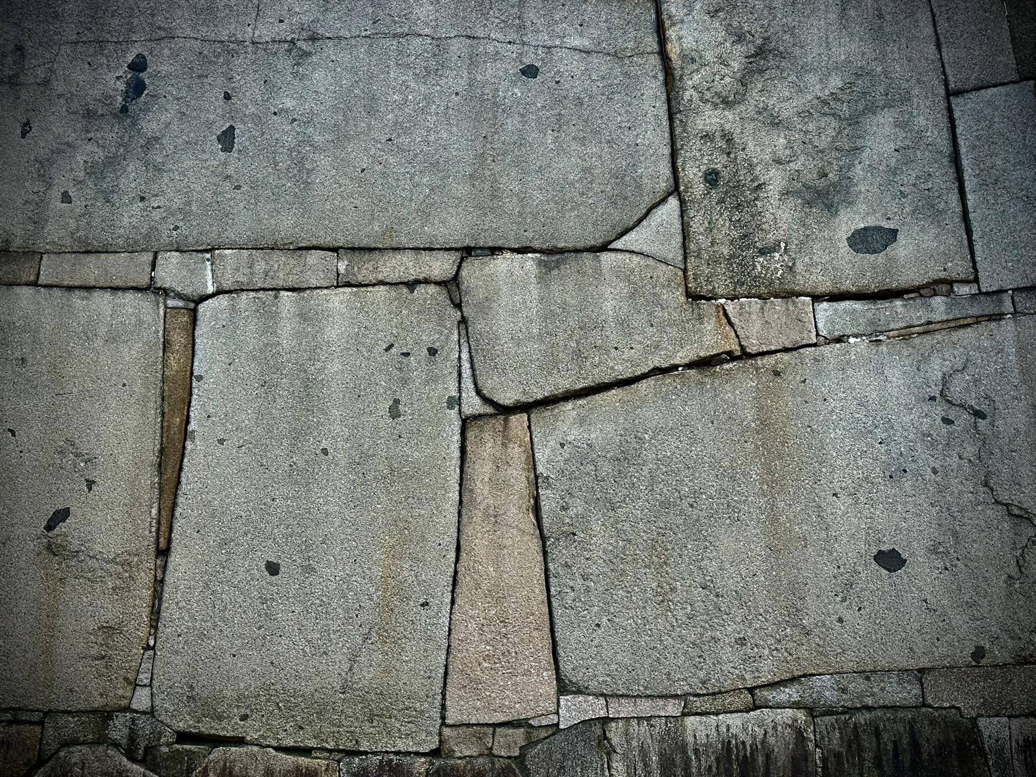 stonework, Osaka castle - Alo Japan