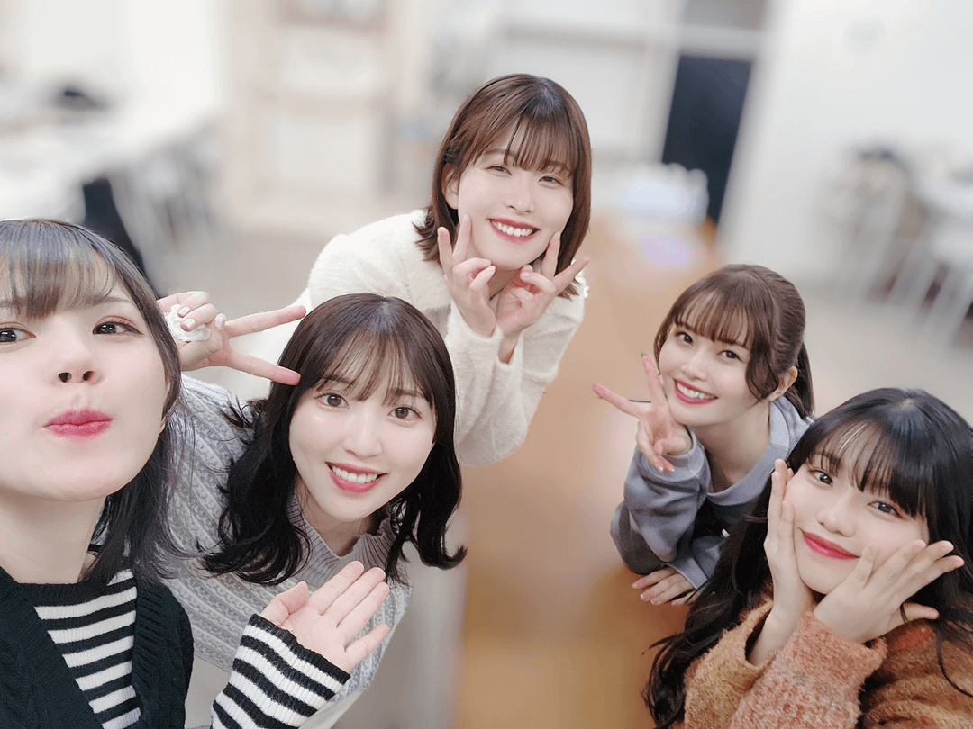 Machico, Toyota Moe, Iwami Manaka, Omori Nichika, and Satou Hinata from ...
