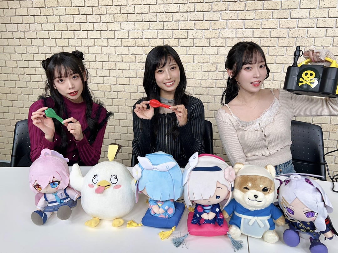 Miura Chiyuki (Nonomi), Ishitobi Erika (Haruka) and guest Sumi Tomomi ...