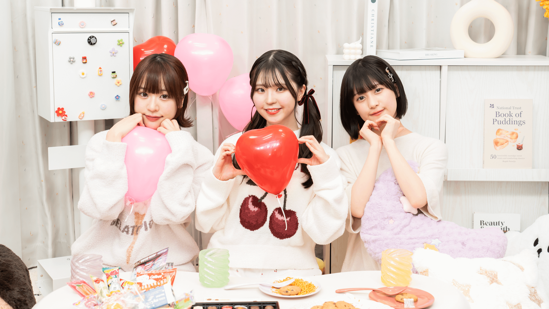 Kasuga Sakura, Igoma Yurie, and Tachibana Azusa from『Pajama Night』 - Alo Japan All About Japan